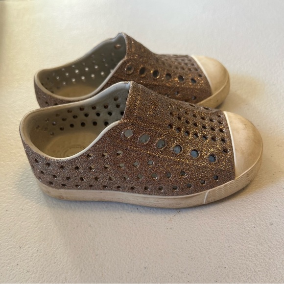 Native Shoes | Shoes | 525 Sparkle Jefferson Native C6 Size 6 Bling ...